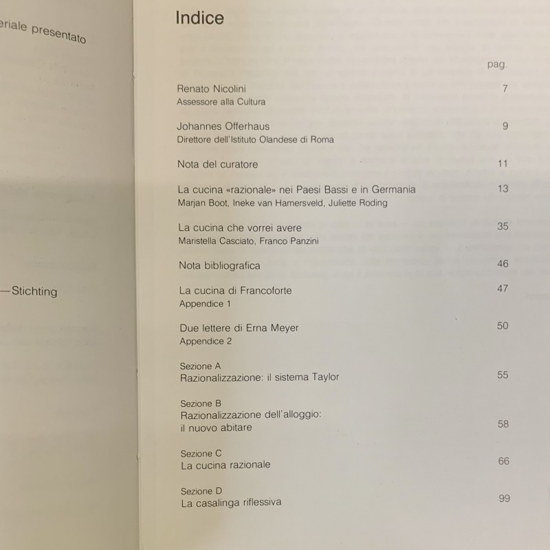 La casalinga riflessiva / la cucina razionale negli anni '20 e '30